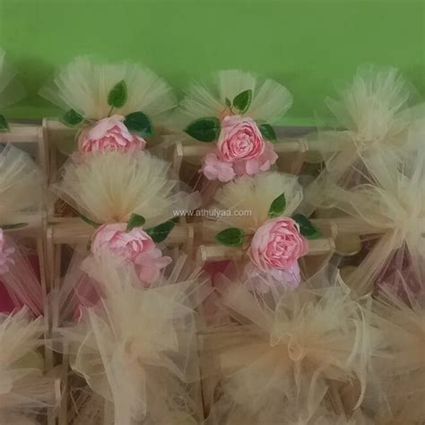 Order T Hamper Packaging Online Athulyaa