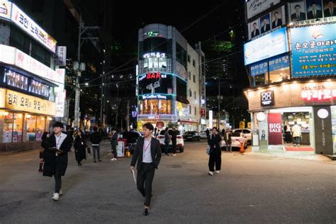 620 Hongdae Foto Foto Stok Potret And Gambar Bebas Royalti Istock