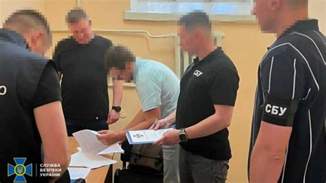 Привласнили 1 млрд грн на форму ЗСУ викрито ексзаступника міністра