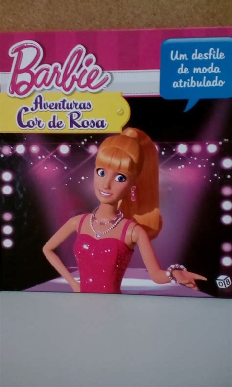 A Biblioteca Da Becas Barbie Aventuras Cor De Rosa Um Desfile De