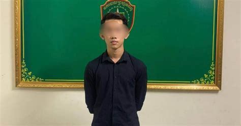 ចាប់ខ្លួនបុរសម្នាក់ រក្សាទុកកាំភ្លើងអាកាមួយដើមនៅក្នុងរថយន្ត Cnc News