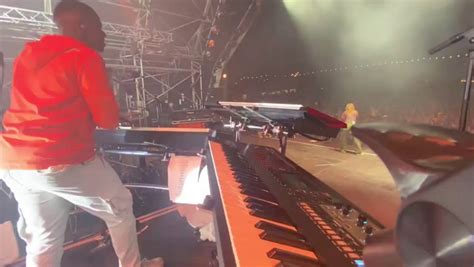 Man Secretly Switches To Mickey Mouse Uni Degree And Now Earns £3 000 A Day Mirror Online