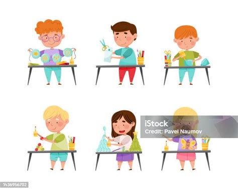 행복 한 귀여운 소년과 여자는 수업 세트 만화 벡터 일러스트 레이 션에서 종이 공예품을 그리고 절단 공예에 대한 스톡 벡터 아트 및 기타 이미지 Istock