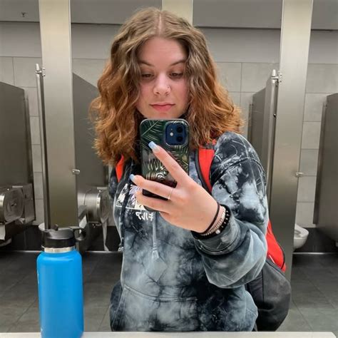 Laney Laneybbyy • Threads Say More