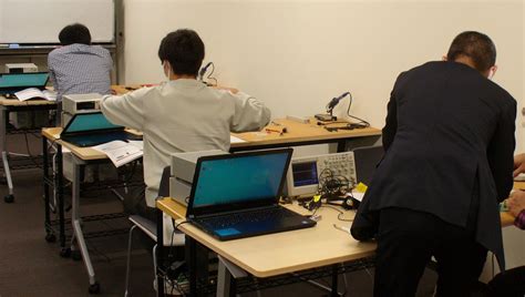 実習ヘッドホンアンプ製作で学ぶアナログ回路の基礎 年 月 日