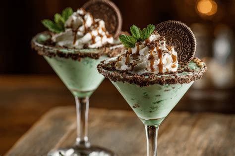 Delicious Thin Mint Cookie Martini 7 Minute Magic
