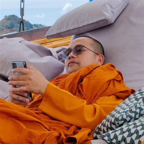 Sunanda Vamsa Sunanda Vamsa • Threads Say More