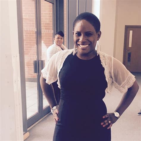 Happy Sunday Episode Of The ExcelWomanwithTobi Show Is Now Live On Pulse TV Here Bit Ly