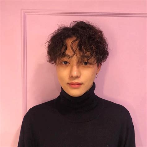 홍대미용실 단발맛집하임쌤 허쉬컷 레이어드펌 단발 On Instagram “💈남성히피펌💈 하임쌤만의 감성을 담은 히피펌이에요 모질이 얇거나 머리를 기시는 중이시거나 러프한