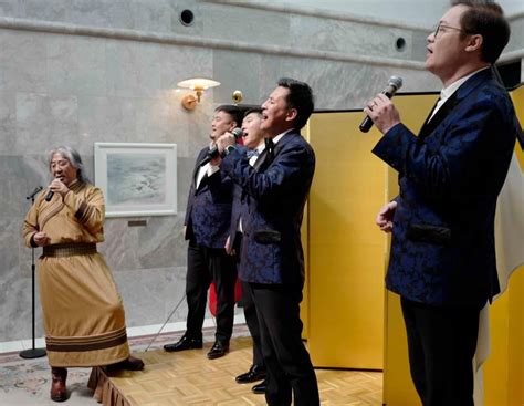 Төрийн соёрхолт Д Сосорбарамд Япон улсын Цог Жавхлант Эзэн Хааны Мандах нар одонг гардууллаа