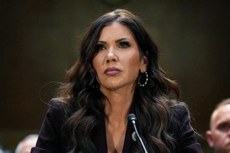 ¿kristi Noem En Bikini Fotos Y Quién Es La Exsecretaria De Seguridad