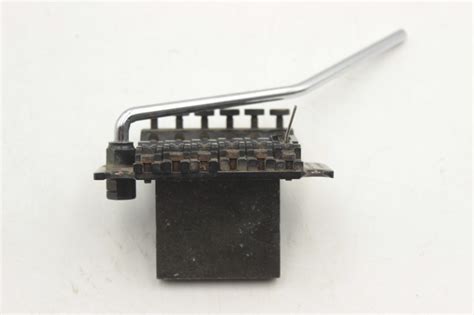 Floyd Rose Licensed String Through Tremolo System W Mismatched Saddle