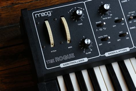 Moog The Keyboards Rock N Roll Vintage Guitars