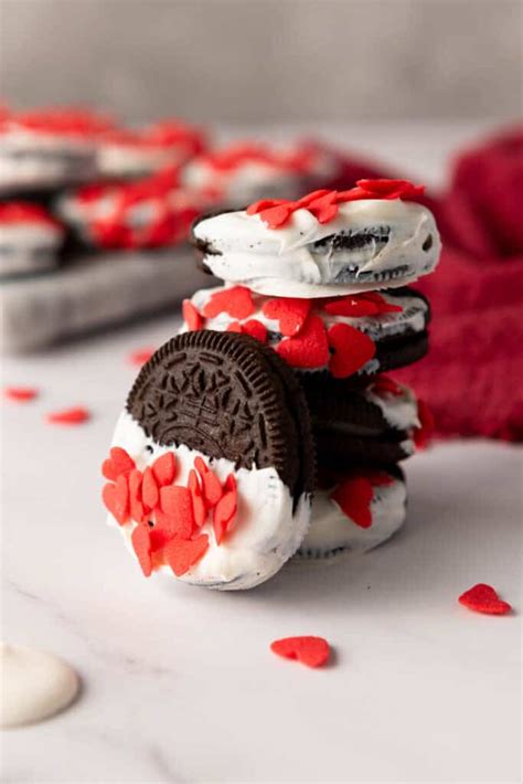 These Valentines Day Oreos Are Full Of Love In Every Bite Bake Your