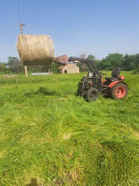 Малка фадрома Трактор Трактори механизация инвентар Сухиндол Обслужена нови гуми и