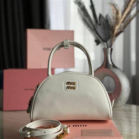 Miu Miu Сумка купить с доставкой по выгодным ценам в интернет магазине Ozon 1534122856