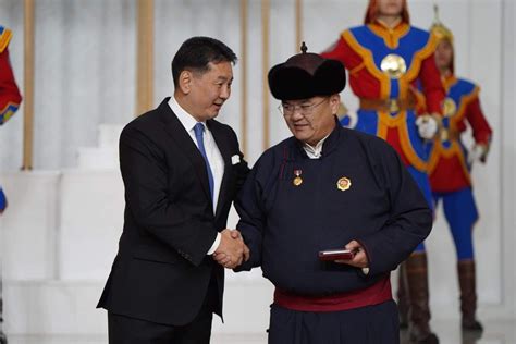 ♦️Дуучин П Баярмагнай дүү ч бас л урлах юмаа ♦️Ээ бас л гоё шүү ♦️Алдарт ТШ Г Бирваа гуайн