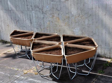 Easy To Assemble Lightweight Portable Modular Raised Bed Planter
