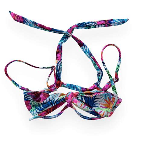 Peek A Boo Top Micro Gigi