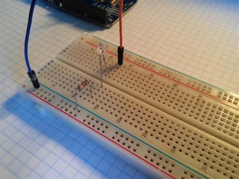 Урок 3 Часть 1 Управление яркостью светодиода программным методом