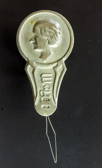 Para Esto Sirve La Moneda Plateada Del Kit De Costura Que Tiramos Y Que