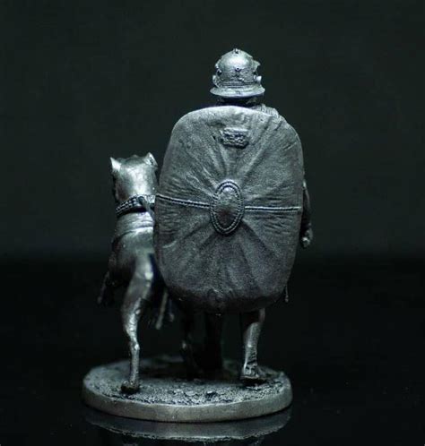 ᐉ Статуетка колекційна Легіонер з собакою 6 5 см з металу та олова 13388 • Краща ціна в Києві