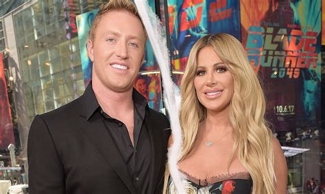 Former Nfl Player Kroy Biermann Shades Estranged Wife Kim Zolciak Over
