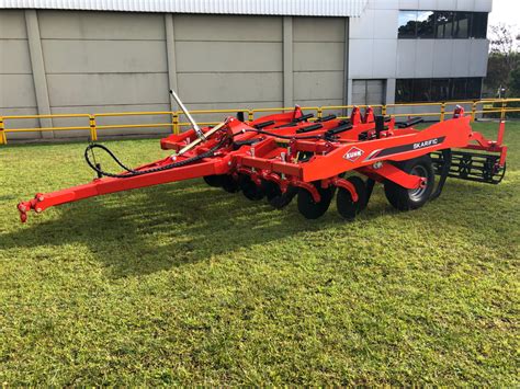 Kuhn Apresenta As Cinco Maiores Máquinas Agrícolas Do Brasil Neste Mês