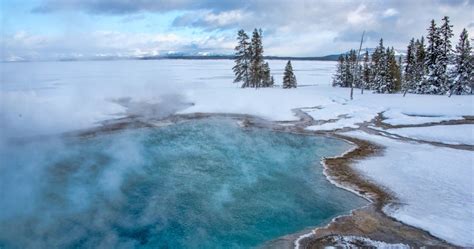Winter Vacation In Yellowstone National Park Fzpy