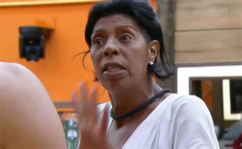 Márcia Fu Xinga Kally Fonseca De Filha Daquilo E Cantora Surta Em A Fazenda 15 Sua Peste Ruim
