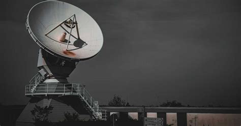 understanding broadcast and broadcast receivers in android development