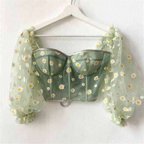 مدل کراپ دخترانه مجلسی؛ مدل هایی خاص برای خانم های اهل مد و با سلیقه