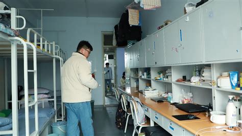 我院联合保卫处开展宿舍安全隐患排查专项行动 艺术设计学院