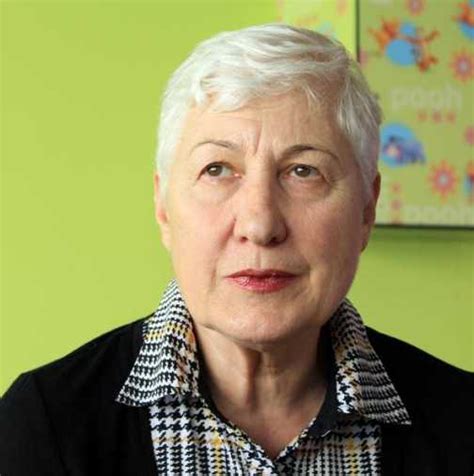 Д р Людмила Емилова Ябълковият оцет на гладно помага ли за отслабване За Жената