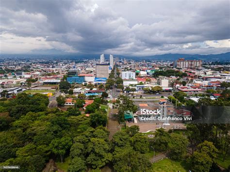 산호세 코스타리카의 중심에있는 사바나 메트로폴리탄 공원의 아름다운 조감도 코스타리카에 대한 스톡 사진 및 기타 이미지 코스타리카 산호세 코스타리카 도시 Istock