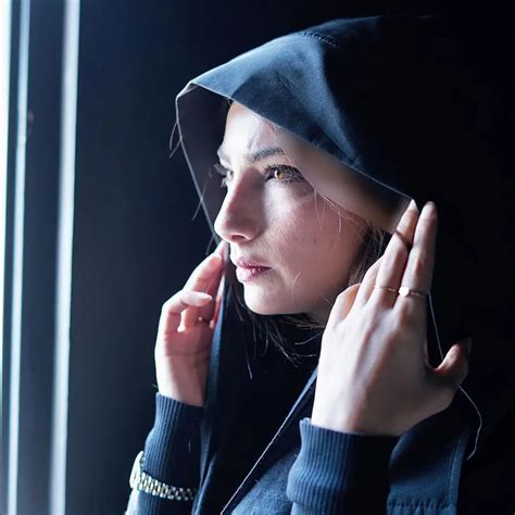 عکس های خیلی شیک از محیا دهقانی جذابیت خانم بازیگر با گریم خاص