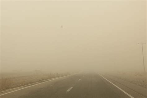 ویدئو طوفان و گرد خاک شدید در جاده تربت جام و فریمان ۲۳ دی ۱۴۰۲