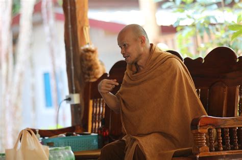 หลวงพ่อ หลวงพ่อมานพ พุทธครุโต สถานธรรมพุทธครุการามตาดเค็ง Facebook