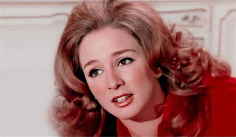 في يوم ميلادها نجلاء فتحي أيقونة حققت شهرتها من بوابة السينما