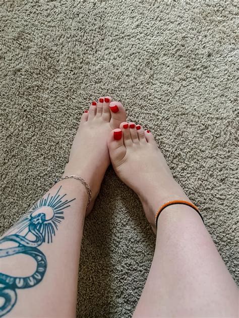 How Does Red Look On My Perfect Toes😍 R Foot Fetish Creators