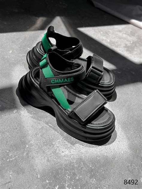 Стильні жіночі спортивні босоніжки — ціна 1100 грн у каталозі Босоніжки Купити жіночі речі за