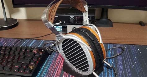 Hifiman He Stand For Arya He And Jade Series Headphones With Dekoni Pads By