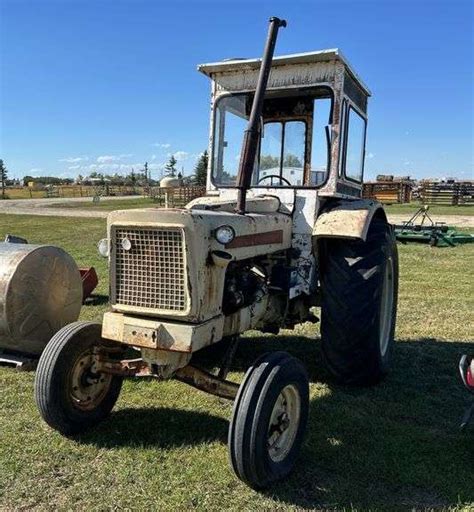 Cockshutt 560 Diesel Tractor Wild Rose Auction Services