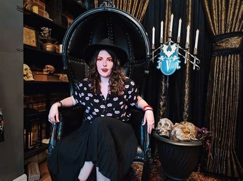 Real Life Vampire Claims She Survives By Sucking Energy From Others