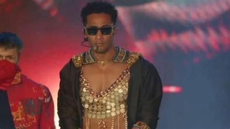 بإطلالة مثيرة للجدل صور من حفل محمد رمضان بـ أمريكا