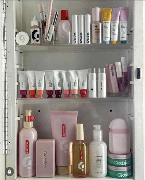 Pin By Trustfundmuse On Makeup Glossy Makeup Makeup Skin Makeup