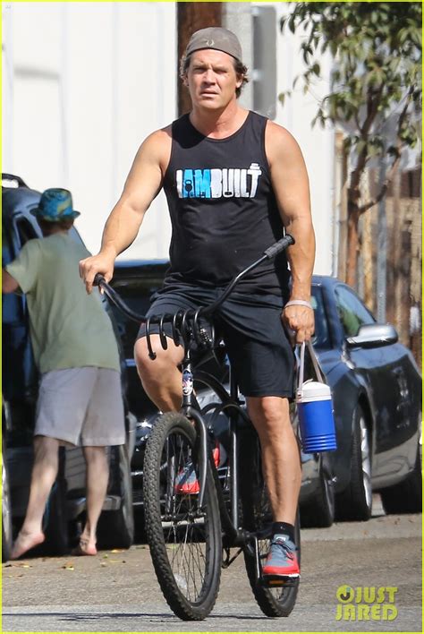 Josh Brolin Puts Buff Biceps On Display En Route To The Gym Photo 3430767 Josh Brolin Photos