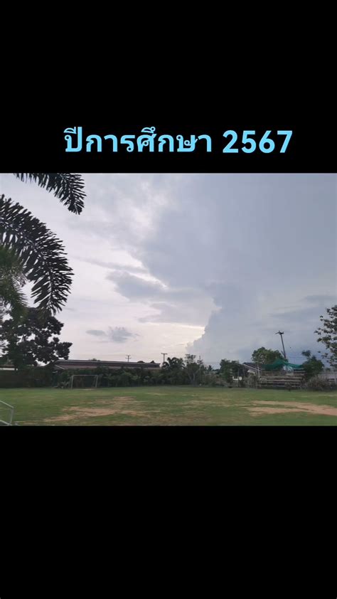 น้อง ป 1 วาดภาพระบายสีวันเข้าพรรษา ในวิชาสังคมศึกษา ศาสนา และวัฒนธร รม กับครูเดือน ได้ผลงานกัน