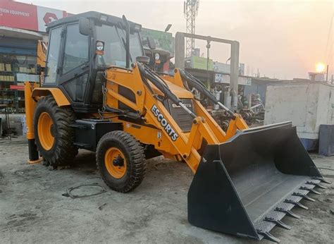 Digmax 2wd Escort Backhoe Loader At Rs 3300000 Unit Backhoe Loader In