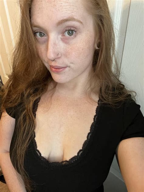 Not Your Average Redhead 😘 Raveragegirls